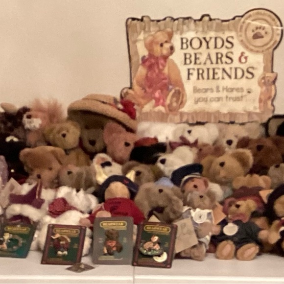 Boyds Bears | Other | Boyds Bear Lot Of 58 Bear Stands Sign And ...
